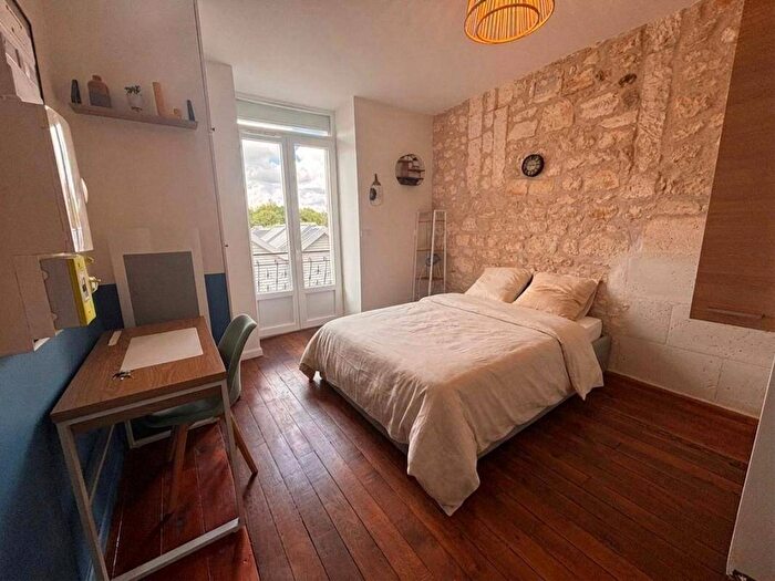 Saint Cybard-Houmeau, Angoulême : Appartement 1 pièce à louer