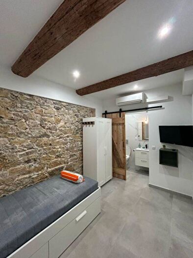 Appartement à louer - Saint Roch, Toulon - 1 pièce