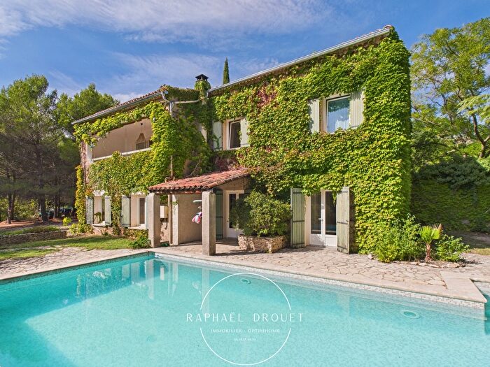 Maison à vendre - Apt - 9 pièces - 5 chambres