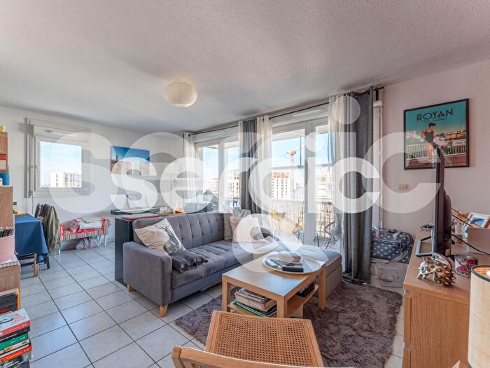 Appartement à louer - Bordeaux, Gare Saint-Jean - 2 pièces - 1 chambre