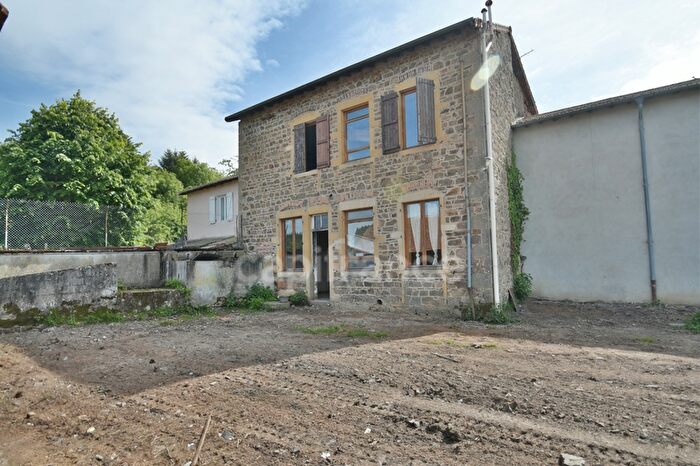Saint-Clément-de-Vers : Maison 4 pièces à vendre