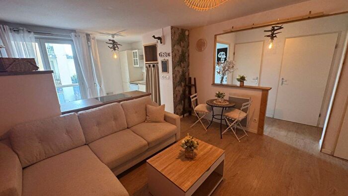 Appartement à louer - Le-Trillet, Meyzieu - 2 pièces - 1 chambre