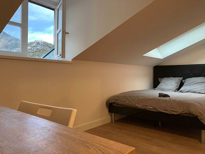 Appartement à louer - Berriat-Ampere, Grenoble - 5 pièces - 4 chambres