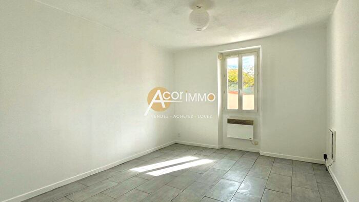 Trois Quartiers-Siblas, Toulon : Appartement 1 pièce à louer