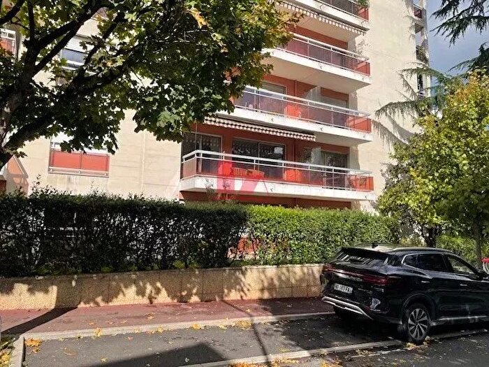 Appartement à vendre - Issy-les-Moulineaux, Centre-ville, Corentin Celton, Les Varennes - 3 pièces - 2 chambres