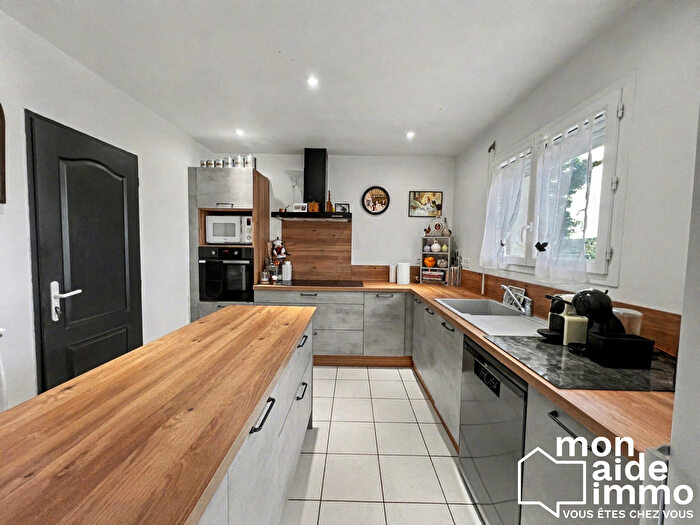 Maison 4 pièces à Saint-Seurin-sur-l'Isle, à vendre