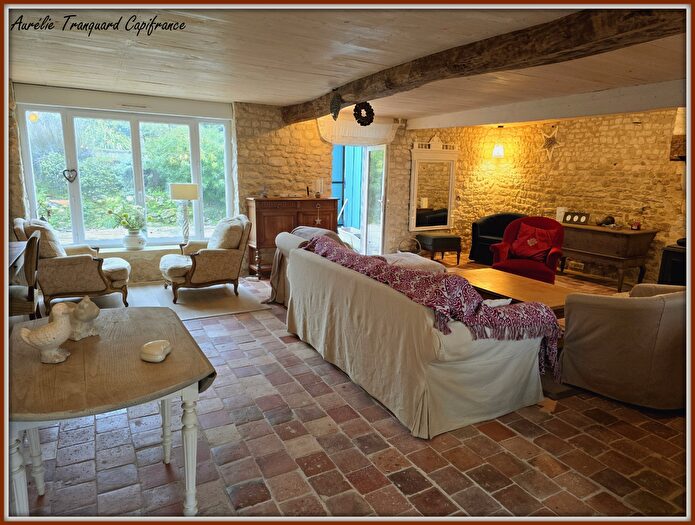 Maison 4 pièces à vendre à Antezant-la-Chapelle