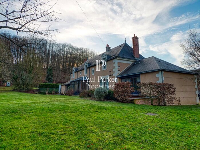 Maison à vendre - La Chartre-sur-le-Loir - 10 pièces - 4 chambres