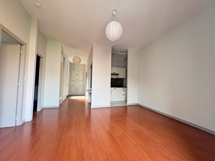 Appartement à louer - Clermont-Ferrand, Delille, Cathédrale, La Gare - 3 pièces - 2 chambres