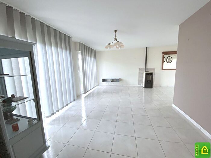 Maisons à vendre et appartements à louer - 1