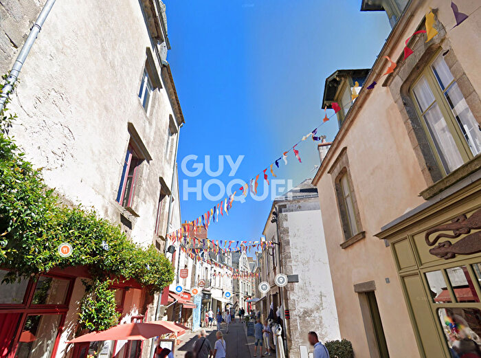 Maison à vendre - Guérande, Centre-ville, Faubourgs - 8 pièces - 4 chambres