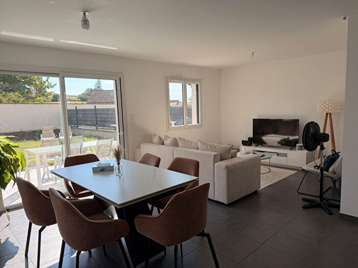 Chozeau : Maison 4 pièces à louer