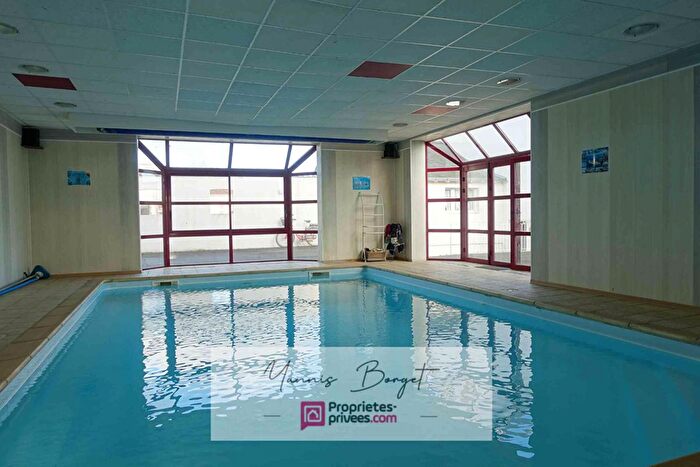 Maison à vendre - Les Brouzils - 7 pièces - 5 chambres