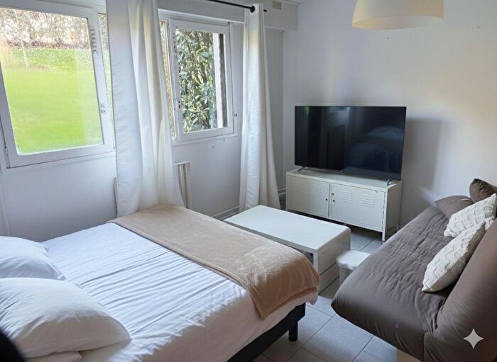 Appartement à louer - Noisy-le-Roi - 1 pièce