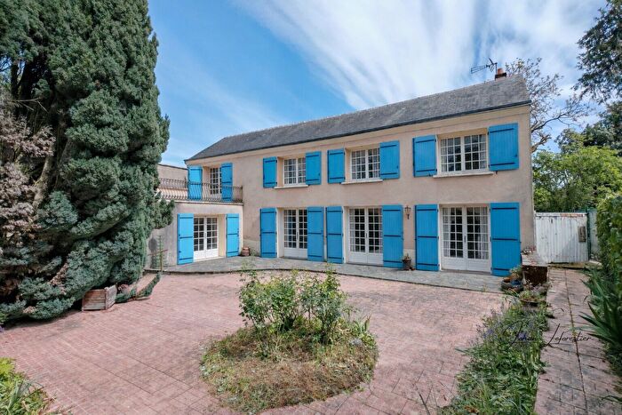 Maison à vendre - Le Coudray-Macouard - 7 pièces - 4 chambres