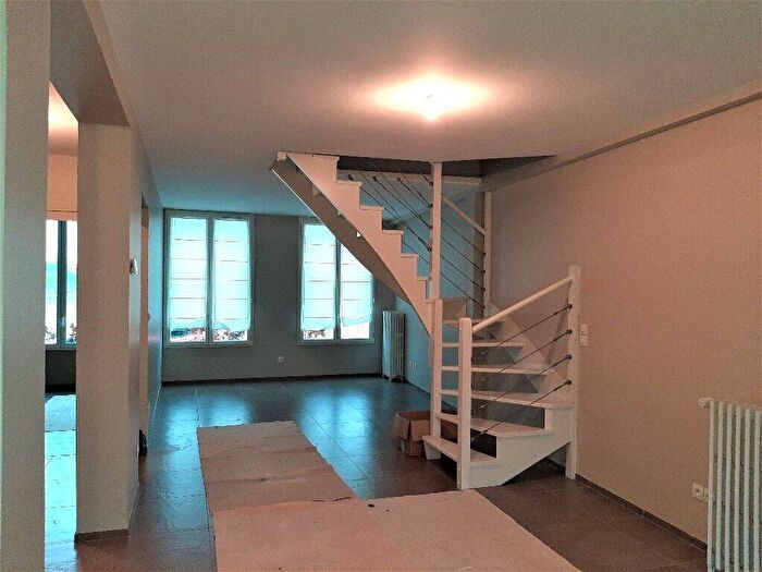 Maison à louer - Sully-sur-Loire - 4 pièces - 3 chambres