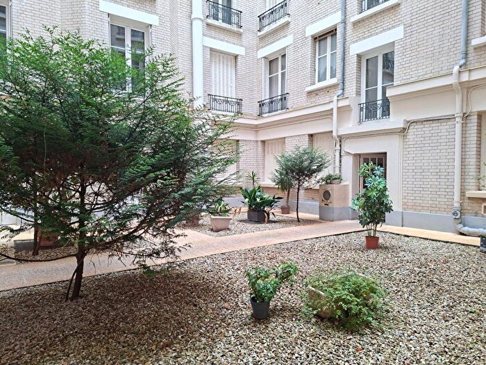Asnières-sur-Seine, Bécon, Bourguignons : Appartement 3 pièces à vendre