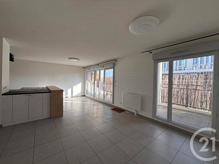 Appartement à louer - Villeurbanne, Poudrette, Les Brosses - 5 pièces - 3 chambres