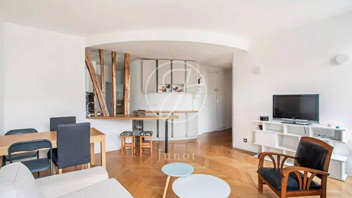 Appartement à louer - Montmartre, Paris ème arrondissement - 3 pièces - 2 chambres