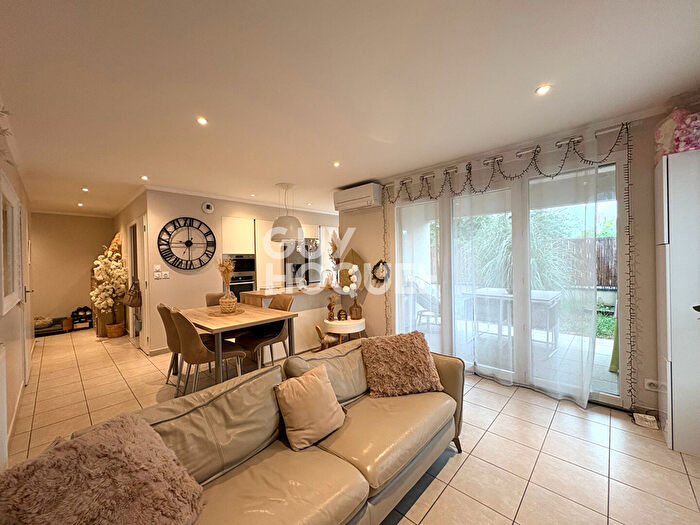 Appartement à vendre - Grigny - 3 pièces - 2 chambres