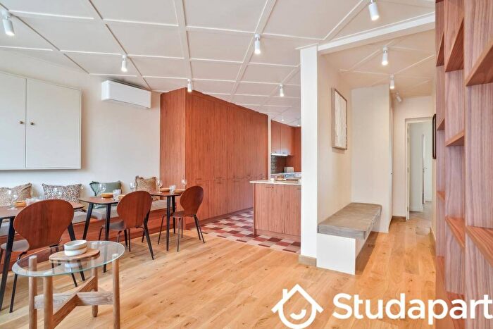 Appartement à louer - Epinettes, Issy-les-Moulineaux - 1 pièce - 4 chambres