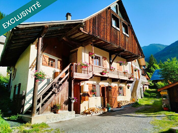 Maison à vendre - Saint-Jean-dArves - 7 pièces - 4 chambres