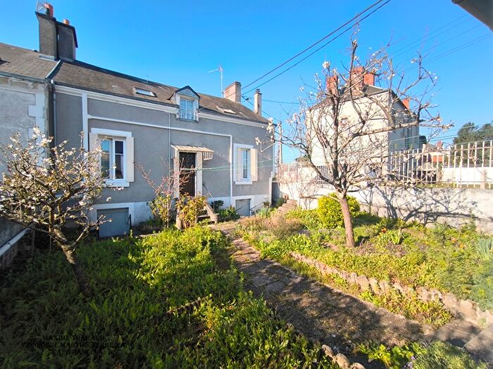 Maison à vendre - Vierzon, Centre-ville - 6 pièces - 5 chambres