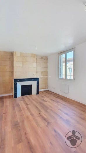 Saint-Médard-de-Guizières : Appartement 1 pièce à louer