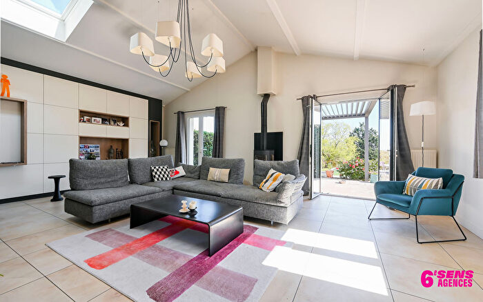 Maison à vendre - Brindas - 6 pièces - 4 chambres