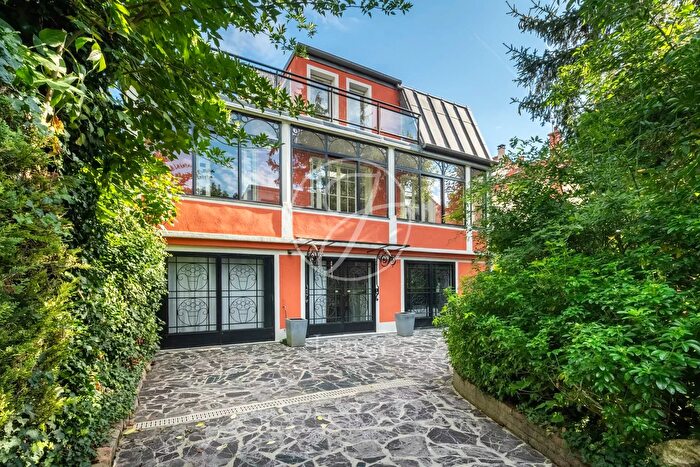 Maison à vendre - Garches, Porte Jaune, Petit Garches - 7 pièces - 4 chambres