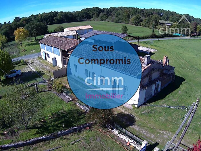 Maison à vendre - Bussac-Forêt - 4 pièces - 3 chambres