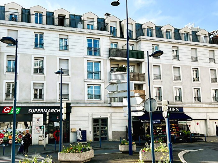 Appartement à vendre - Drancy, Le Petit Drancy - 2 pièces - 1 chambre