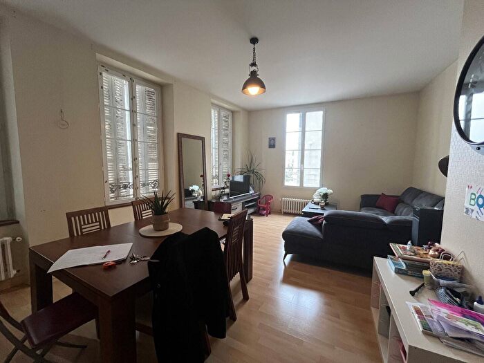 Appartement à louer - Jarnac - 3 pièces - 2 chambres