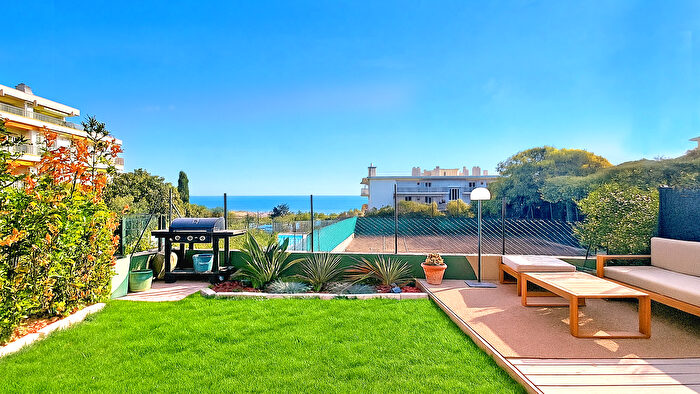 Appartement à vendre - Antibes, Antibes-les-Pins, Trianon, Le Fournel, Peyregoue - 3 pièces - 2 chambres