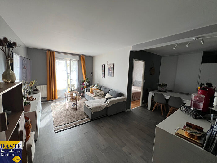 Appartement à vendre - Pontault-Combault, Centre commercial - 2 pièces - 1 chambre