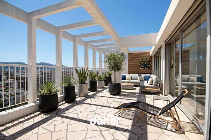 Appartement à vendre - Marseille e , Saint-Giniez - 7 pièces - 5 chambres