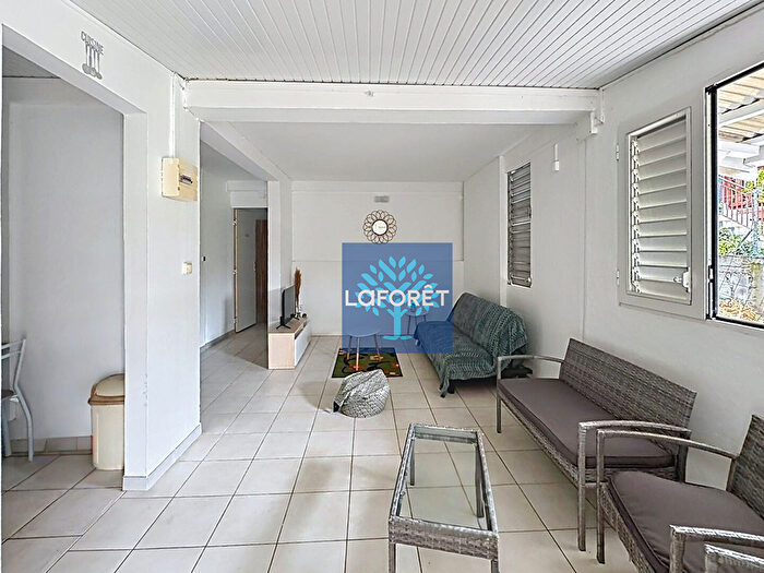 Appartement 2 pièces à Rivière-Pilote, à louer
