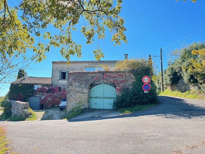 Maison à vendre - Montaren-et-Saint-Médiers - 5 pièces - 3 chambres