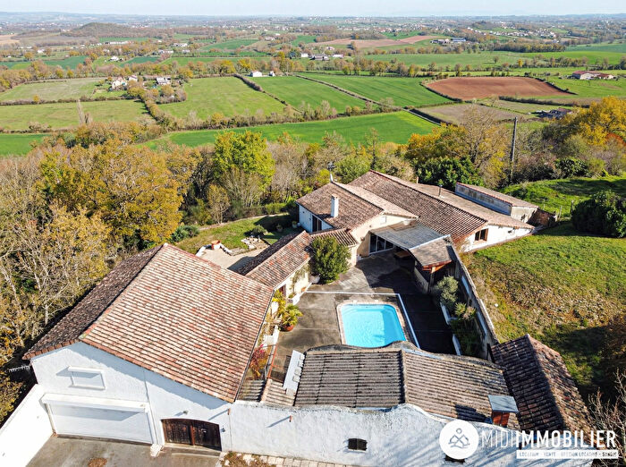 Maison à vendre - Puygouzon - 4 pièces - 3 chambres