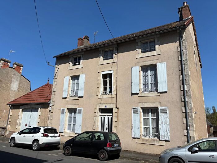 Maison à vendre - Montmorillon - 13 pièces - 2 chambres