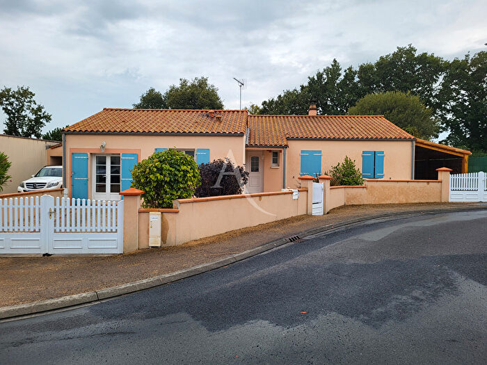 Maisons à vendre et appartements à louer - 1