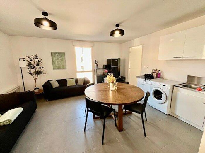 Appartement à louer - La Duranne, Aix-en-Provence - 3 pièces - 2 chambres