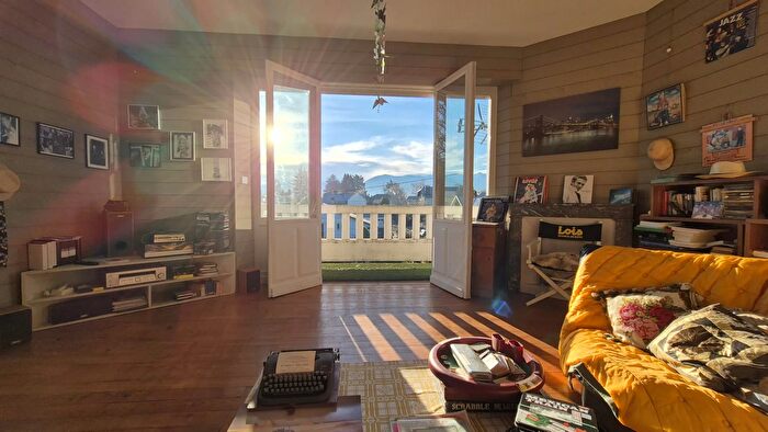 Maison à vendre - Nay - 8 pièces - 5 chambres