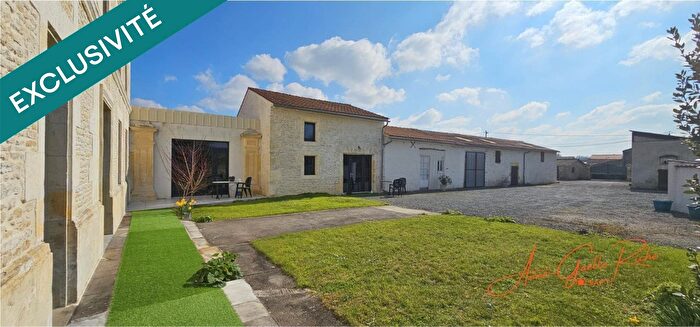Maison à vendre - Asnières-la-Giraud - 10 pièces - 5 chambres