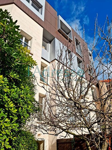 Appartement à louer - Plateau Ouest, Suresnes - 4 pièces - 3 chambres