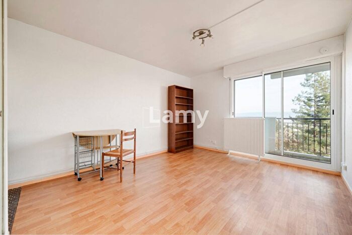 Appartement à louer - Beauregard-Boufflers-Buthégnemont, Nancy - 1 pièce