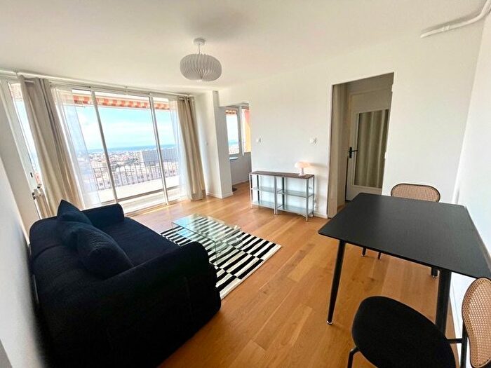 Appartement à louer - Marseille e , Mazargues - 2 pièces - 1 chambre