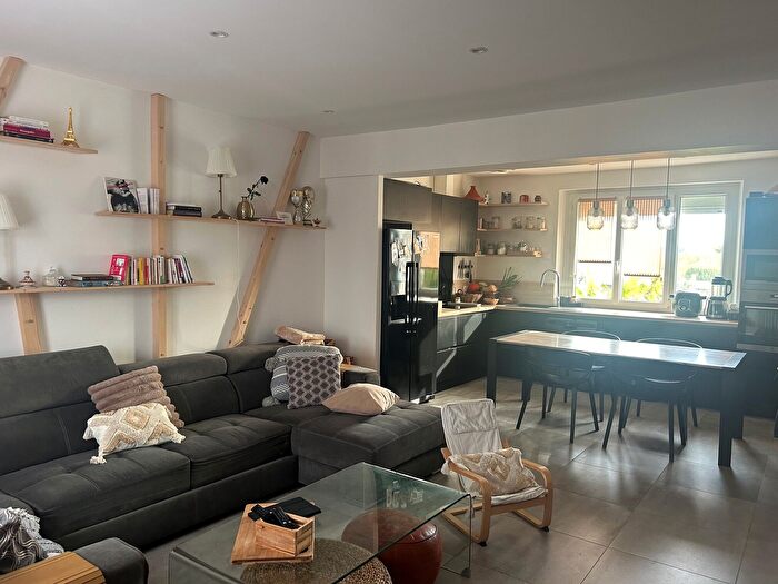 Maison à vendre - La Ville-aux-Dames - 7 pièces - 5 chambres