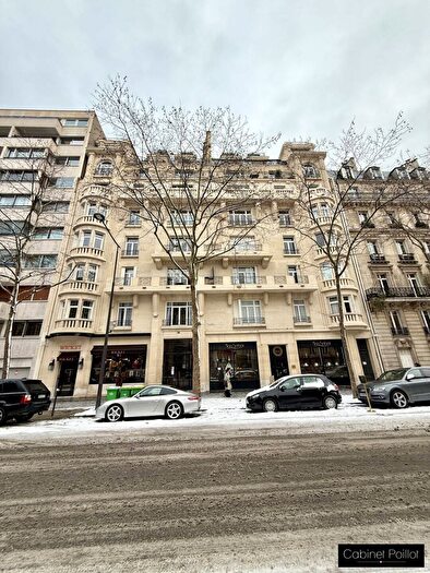 Appartement à louer - Hoche-Friedland, Paris ème arrondissement - 6 pièces - 3 chambres