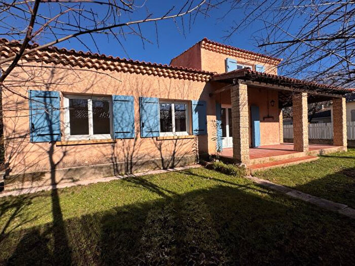 Maison à louer - Meyrargues - 4 pièces - 2 chambres